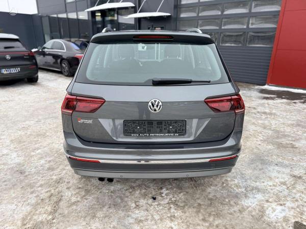 Pelēks Volkswagen Tiguan 2019 Kauņa, ar dzinēja tilpumu 1.97 L un nobraukumu 160 tūkst. km par 9700 €, foto 4 vietnē AUTOMOTO.COM.LV