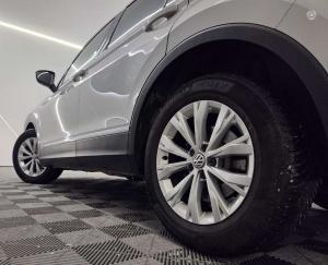Grey Volkswagen Tiguan 2019 in Marijampole, with an engine capacity of 1.97 L and mileage of 293 thousand km for 13650 €, photo 23 on AUTOMOTO.COM.LV