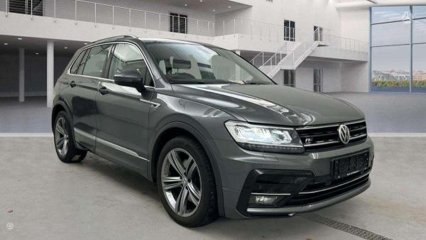 Grey Volkswagen Tiguan 2019 in Vilnius, with an engine capacity of 1.97 L and mileage of 211 thousand km for 20200 €, photo 2 on AUTOMOTO.COM.LV