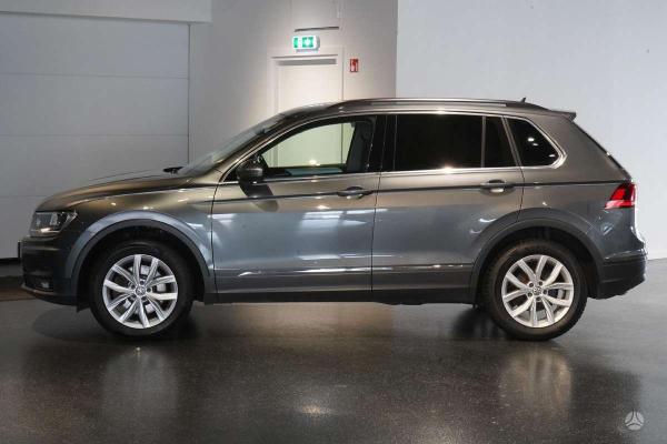 Pelēks Volkswagen Tiguan 2019 Viļņa, ar dzinēja tilpumu 1.97 L un nobraukumu 110 tūkst. km par 18500 €, foto 2 vietnē AUTOMOTO.COM.LV