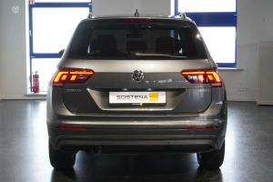 Grey Volkswagen Tiguan 2019 in Vilnius, with an engine capacity of 1.97 L and mileage of 110 thousand km for 18500 €, photo 6 on AUTOMOTO.COM.LV
