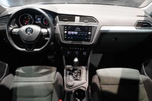 Grey Volkswagen Tiguan 2019 in Vilnius, with an engine capacity of 1.97 L and mileage of 110 thousand km for 18500 €, photo 9 on AUTOMOTO.COM.LV