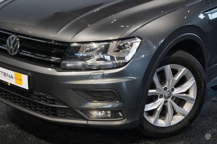Grey Volkswagen Tiguan 2019 in Vilnius, with an engine capacity of 1.97 L and mileage of 110 thousand km for 18500 €, photo 24 on AUTOMOTO.COM.LV