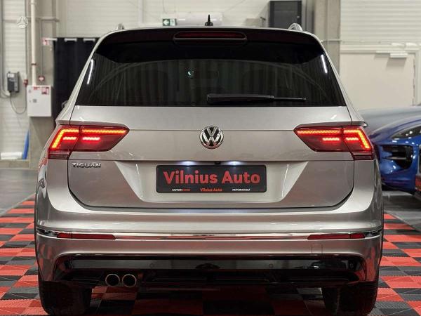 Grey Volkswagen Tiguan 2019 in Vilnius, with an engine capacity of 1.97 L and mileage of 183 thousand km for 20000 €, photo 5 on AUTOMOTO.COM.LV