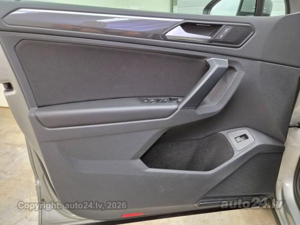 Grey Volkswagen Tiguan 2019 in Haapsalu, with an engine capacity of 2.00 L and mileage of 84 thousand km for 21999 €, photo 10 on AUTOMOTO.COM.LV