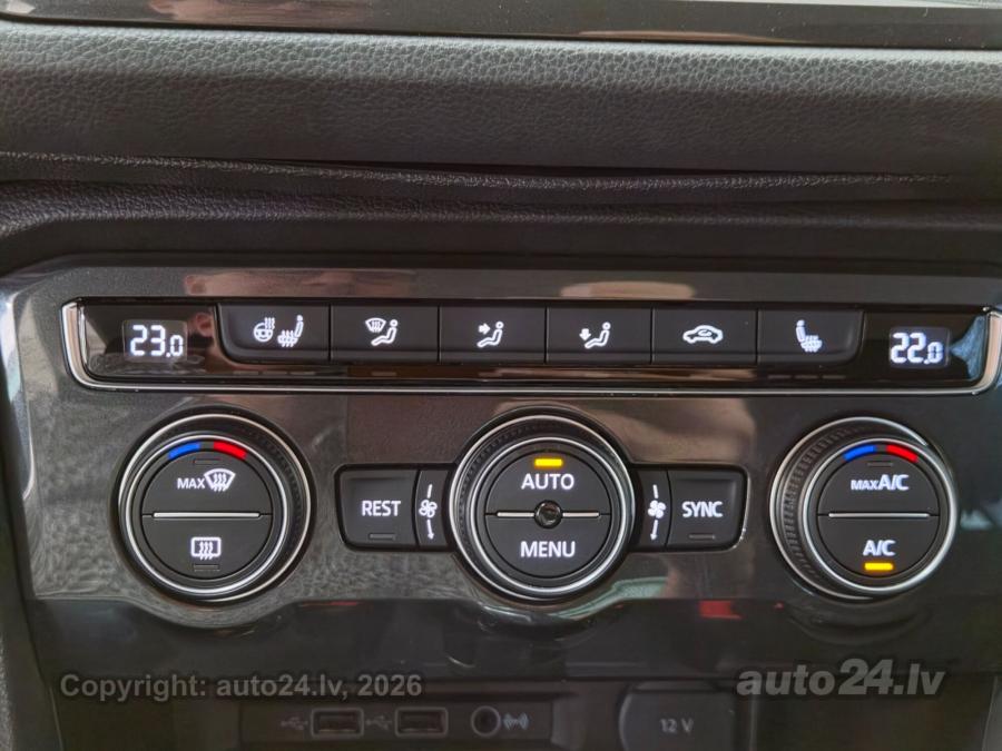 Pelēks Volkswagen Tiguan 2019 Hāpsalu, ar dzinēja tilpumu 2.00 L un nobraukumu 84 tūkst. km par 21999 €, foto 20 vietnē AUTOMOTO.COM.LV