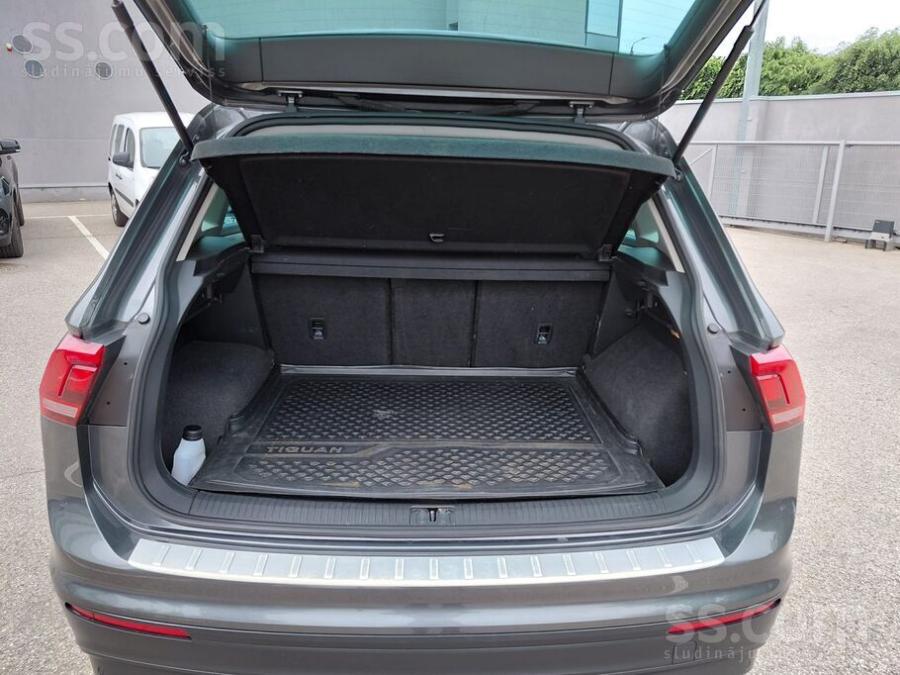 Pelēks Volkswagen Tiguan 2019 Rīga, ar dzinēja tilpumu 2.00 L un nobraukumu 186 tūkst. km par 14500 €, foto 8 vietnē AUTOMOTO.COM.LV