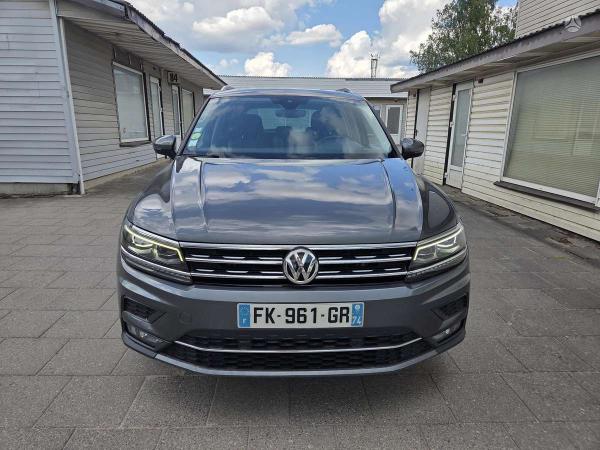 Pelēks Volkswagen Tiguan 2019 Viļņa, ar dzinēja tilpumu 1.97 L un nobraukumu 215 tūkst. km par 16500 €, foto 2 vietnē AUTOMOTO.COM.LV