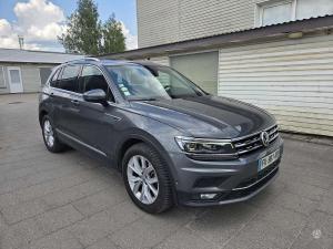 Grey Volkswagen Tiguan 2019 in Vilnius, with an engine capacity of 1.97 L and mileage of 215 thousand km for 16500 €, photo 4 on AUTOMOTO.COM.LV