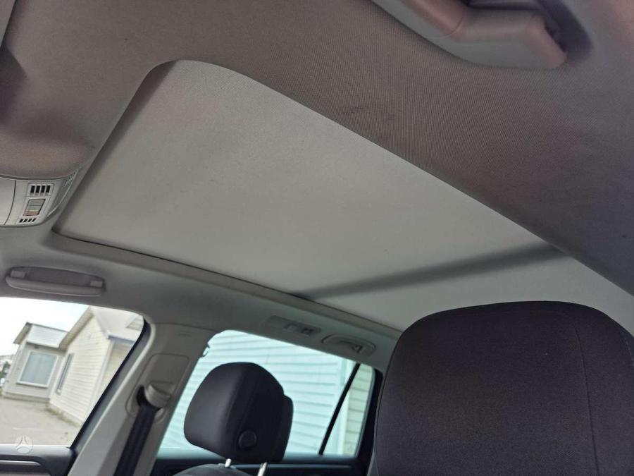 Grey Volkswagen Tiguan 2019 in Vilnius, with an engine capacity of 1.97 L and mileage of 215 thousand km for 16500 €, photo 8 on AUTOMOTO.COM.LV