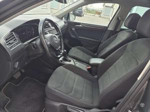 Grey Volkswagen Tiguan 2019 in Vilnius, with an engine capacity of 1.97 L and mileage of 215 thousand km for 16500 €, photo 10 on AUTOMOTO.COM.LV