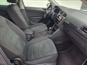 Grey Volkswagen Tiguan 2019 in Vilnius, with an engine capacity of 1.97 L and mileage of 215 thousand km for 16500 €, photo 12 on AUTOMOTO.COM.LV