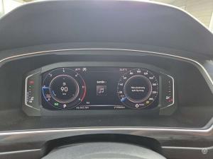 Grey Volkswagen Tiguan 2019 in Vilnius, with an engine capacity of 1.97 L and mileage of 215 thousand km for 16500 €, photo 13 on AUTOMOTO.COM.LV