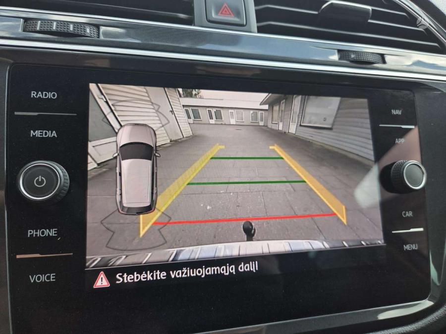 Grey Volkswagen Tiguan 2019 in Vilnius, with an engine capacity of 1.97 L and mileage of 215 thousand km for 16500 €, photo 17 on AUTOMOTO.COM.LV