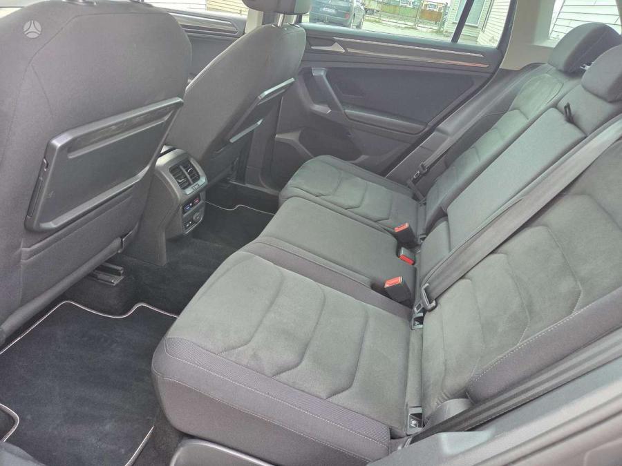 Grey Volkswagen Tiguan 2019 in Vilnius, with an engine capacity of 1.97 L and mileage of 215 thousand km for 16500 €, photo 19 on AUTOMOTO.COM.LV