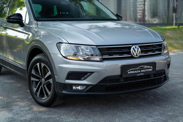 Grey Volkswagen Tiguan 2019 in Vilnius, with an engine capacity of 1.97 L and mileage of 275 thousand km for 14500 €, photo 2 on AUTOMOTO.COM.LV