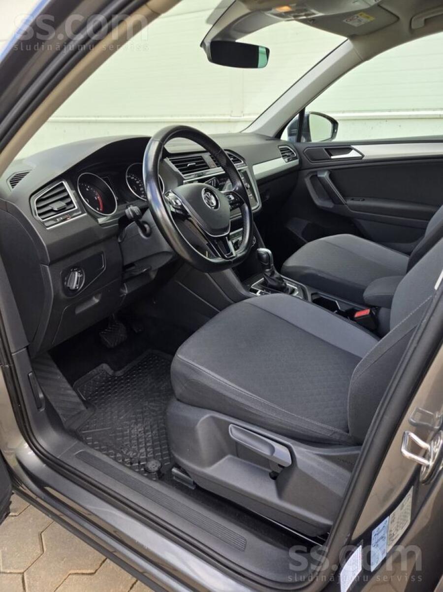 Pelēks Volkswagen Tiguan 2019 Rīga, ar dzinēja tilpumu 2.00 L un nobraukumu 180 tūkst. km par 15990 €, foto 19 vietnē AUTOMOTO.COM.LV