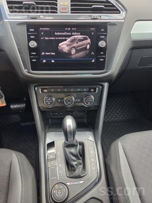 Pelēks Volkswagen Tiguan 2019 Rīga, ar dzinēja tilpumu 2.00 L un nobraukumu 180 tūkst. km par 15990 €, foto 23 vietnē AUTOMOTO.COM.LV