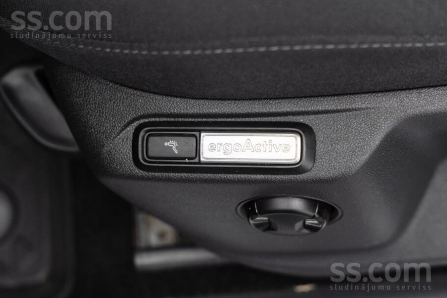Grey Volkswagen Tiguan 2019 in Riga, with an engine capacity of 2.00 L and mileage of 214 thousand km for 20850 €, photo 13 on AUTOMOTO.COM.LV
