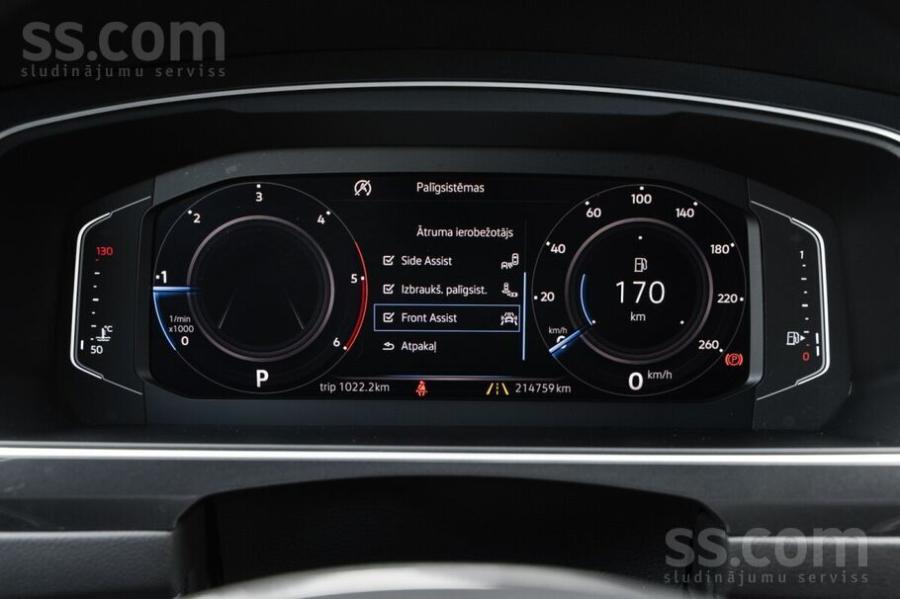 Grey Volkswagen Tiguan 2019 in Riga, with an engine capacity of 2.00 L and mileage of 214 thousand km for 20850 €, photo 17 on AUTOMOTO.COM.LV