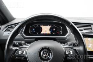 Grey Volkswagen Tiguan 2019 in Riga, with an engine capacity of 2.00 L and mileage of 214 thousand km for 20850 €, photo 19 on AUTOMOTO.COM.LV