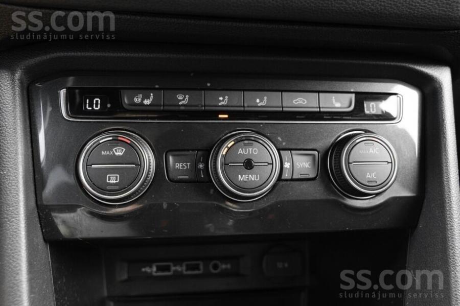 Grey Volkswagen Tiguan 2019 in Riga, with an engine capacity of 2.00 L and mileage of 214 thousand km for 20850 €, photo 21 on AUTOMOTO.COM.LV