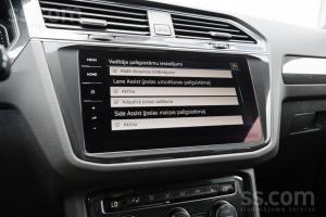 Grey Volkswagen Tiguan 2019 in Riga, with an engine capacity of 2.00 L and mileage of 214 thousand km for 20850 €, photo 26 on AUTOMOTO.COM.LV