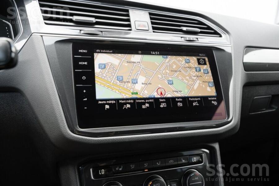 Grey Volkswagen Tiguan 2019 in Riga, with an engine capacity of 2.00 L and mileage of 214 thousand km for 20850 €, photo 30 on AUTOMOTO.COM.LV