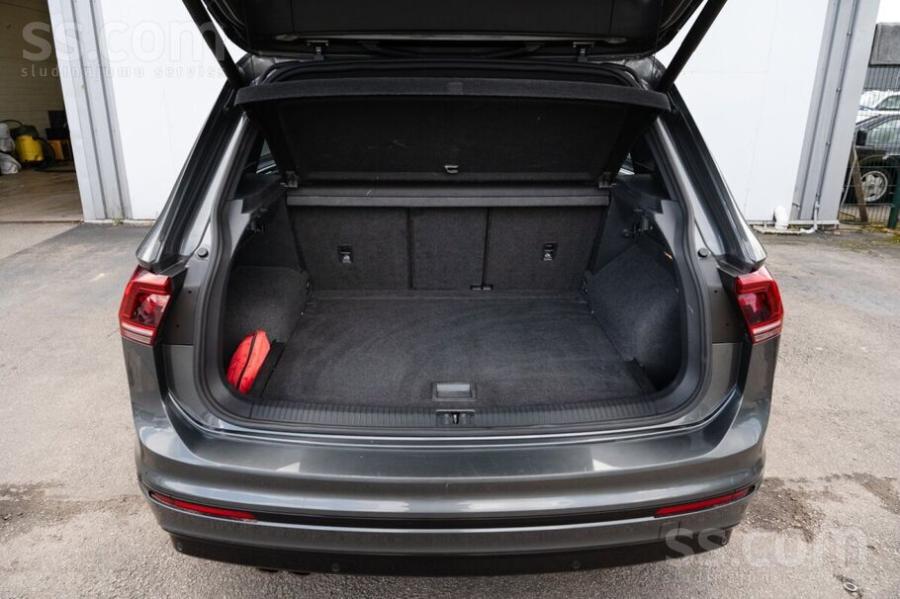 Grey Volkswagen Tiguan 2019 in Riga, with an engine capacity of 2.00 L and mileage of 214 thousand km for 20850 €, photo 32 on AUTOMOTO.COM.LV