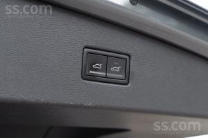 Grey Volkswagen Tiguan 2019 in Riga, with an engine capacity of 2.00 L and mileage of 214 thousand km for 20850 €, photo 33 on AUTOMOTO.COM.LV