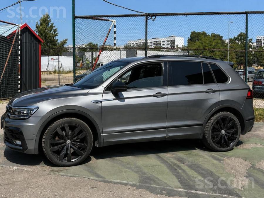 Grey Volkswagen Tiguan 2019 in Riga, with an engine capacity of 2.00 L and mileage of 108 thousand km for 21900 €, photo 3 on AUTOMOTO.COM.LV