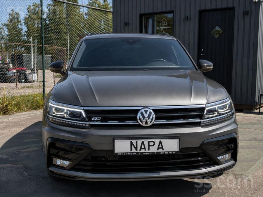 Grey Volkswagen Tiguan 2019 in Riga, with an engine capacity of 2.00 L and mileage of 108 thousand km for 21900 €, photo 4 on AUTOMOTO.COM.LV