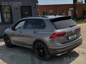 Grey Volkswagen Tiguan 2019 in Riga, with an engine capacity of 2.00 L and mileage of 108 thousand km for 21900 €, photo 9 on AUTOMOTO.COM.LV
