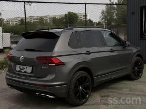 Grey Volkswagen Tiguan 2019 in Riga, with an engine capacity of 2.00 L and mileage of 108 thousand km for 21900 €, photo 11 on AUTOMOTO.COM.LV