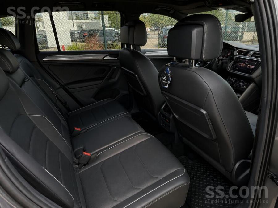 Grey Volkswagen Tiguan 2019 in Riga, with an engine capacity of 2.00 L and mileage of 108 thousand km for 21900 €, photo 12 on AUTOMOTO.COM.LV