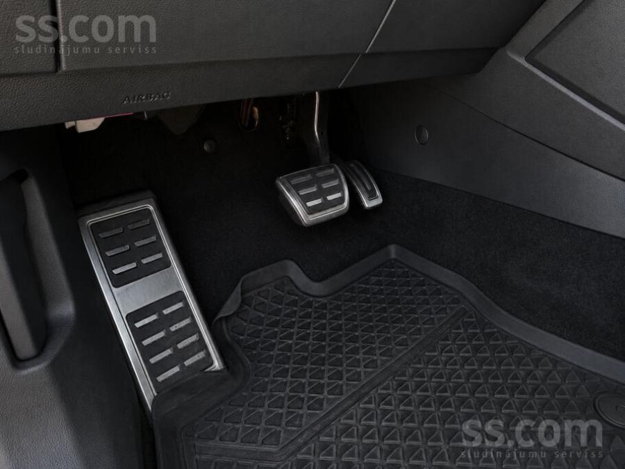 Grey Volkswagen Tiguan 2019 in Riga, with an engine capacity of 2.00 L and mileage of 108 thousand km for 21900 €, photo 24 on AUTOMOTO.COM.LV