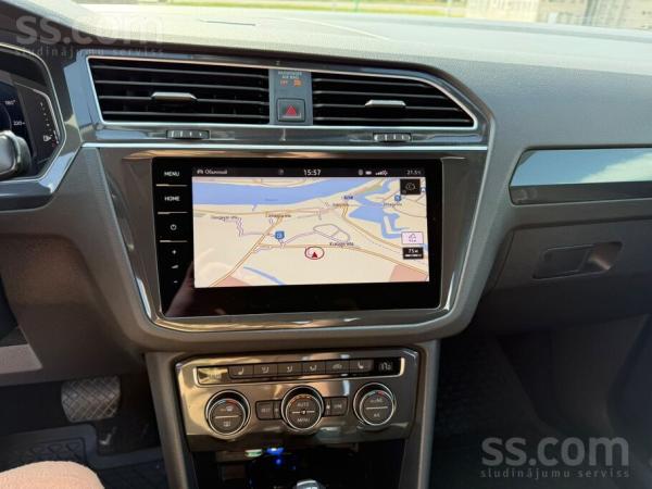 Grey Volkswagen Tiguan 2019 in Daugavpils, with an engine capacity of 2.00 L and mileage of 159 thousand km for 19500 €, photo 9 on AUTOMOTO.COM.LV