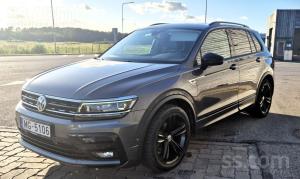 Grey Volkswagen Tiguan 2019 in Riga, with an engine capacity of 2.00 L and mileage of 108 thousand km for 21490 €, photo 3 on AUTOMOTO.COM.LV