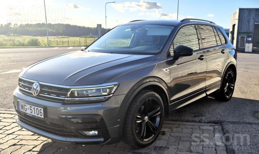 Grey Volkswagen Tiguan 2019 in Riga, with an engine capacity of 2.00 L and mileage of 108 thousand km for 21490 €, photo 3 on AUTOMOTO.COM.LV