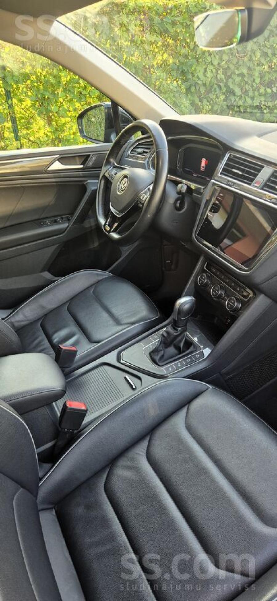 Grey Volkswagen Tiguan 2019 in Riga, with an engine capacity of 2.00 L and mileage of 108 thousand km for 21490 €, photo 8 on AUTOMOTO.COM.LV