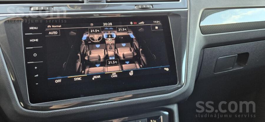 Grey Volkswagen Tiguan 2019 in Riga, with an engine capacity of 2.00 L and mileage of 108 thousand km for 21490 €, photo 13 on AUTOMOTO.COM.LV