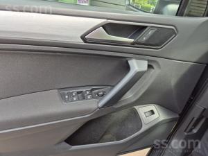 Pelēks Volkswagen Tiguan 2019 Rīga, ar dzinēja tilpumu 2.00 L un nobraukumu 107 tūkst. km par 18300 €, foto 9 vietnē AUTOMOTO.COM.LV