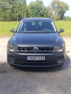 Pelēks Volkswagen Tiguan 2019 Varėna, ar dzinēja tilpumu 2.00 L un nobraukumu 0 tūkst. km par 16000 €, foto  vietnē AUTOMOTO.COM.LV