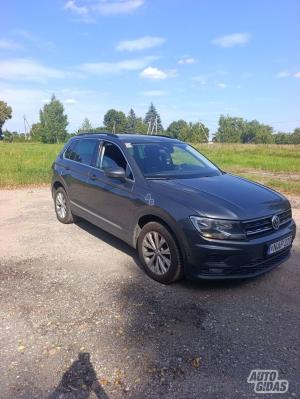 Pelēks Volkswagen Tiguan 2019 Varėna, ar dzinēja tilpumu 2.00 L un nobraukumu 0 tūkst. km par 16000 €, foto 4 vietnē AUTOMOTO.COM.LV