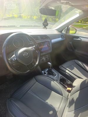 Pelēks Volkswagen Tiguan 2019 Varėna, ar dzinēja tilpumu 2.00 L un nobraukumu 0 tūkst. km par 16000 €, foto 7 vietnē AUTOMOTO.COM.LV