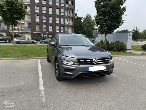 Grey Volkswagen Tiguan 2019 in Vilnius, with an engine capacity of 2.00 L and mileage of 114 thousand km for 18000 €, photo 1 on AUTOMOTO.COM.LV