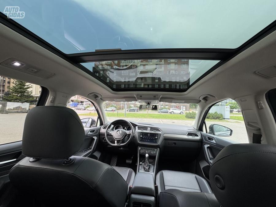 Grey Volkswagen Tiguan 2019 in Vilnius, with an engine capacity of 2.00 L and mileage of 114 thousand km for 18000 €, photo 8 on AUTOMOTO.COM.LV