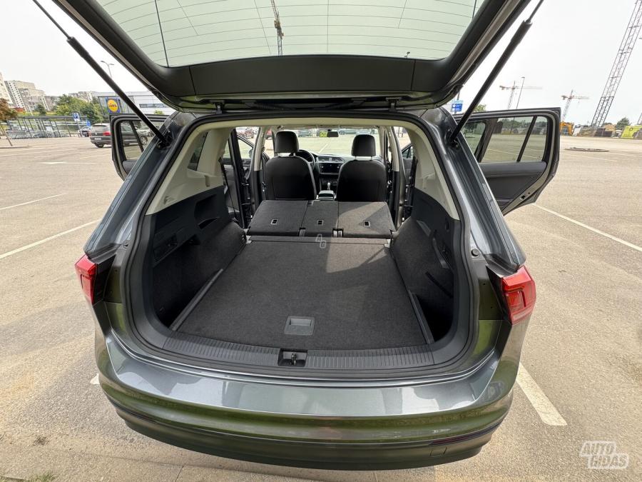 Grey Volkswagen Tiguan 2019 in Vilnius, with an engine capacity of 2.00 L and mileage of 114 thousand km for 18000 €, photo 14 on AUTOMOTO.COM.LV