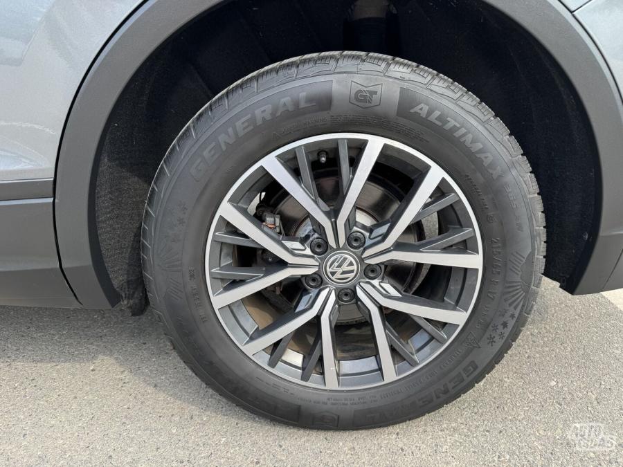 Grey Volkswagen Tiguan 2019 in Vilnius, with an engine capacity of 2.00 L and mileage of 114 thousand km for 18000 €, photo 17 on AUTOMOTO.COM.LV