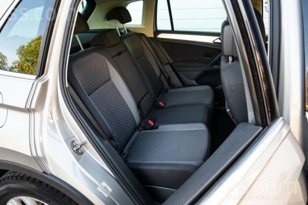 Grey Volkswagen Tiguan 2019 in Riga, with an engine capacity of 2.00 L and mileage of 157 thousand km for 15950 €, photo 7 on AUTOMOTO.COM.LV